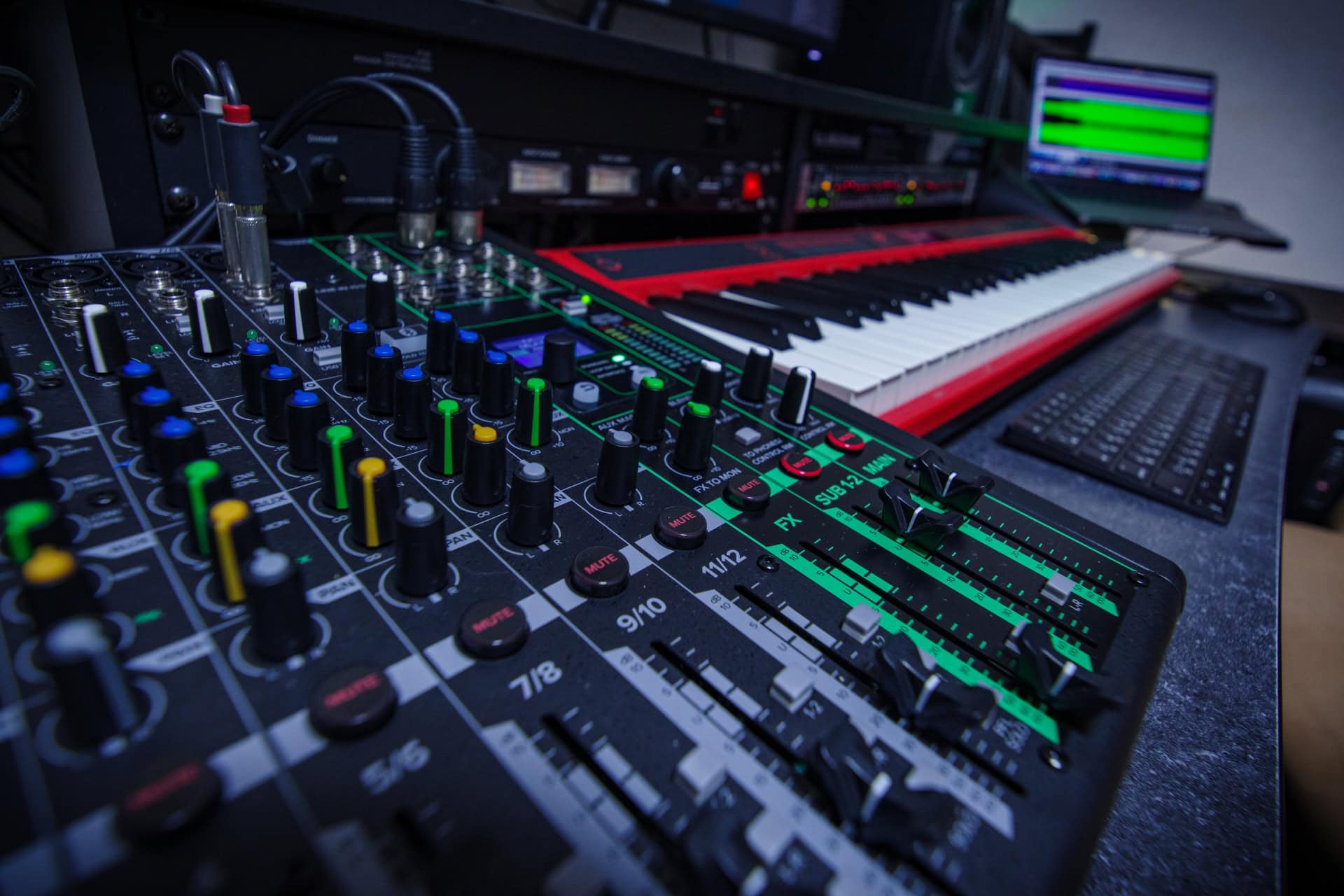 ⚡ Electronics Stores 101: Where to Buy the Best Gadgets & Appliances in ...